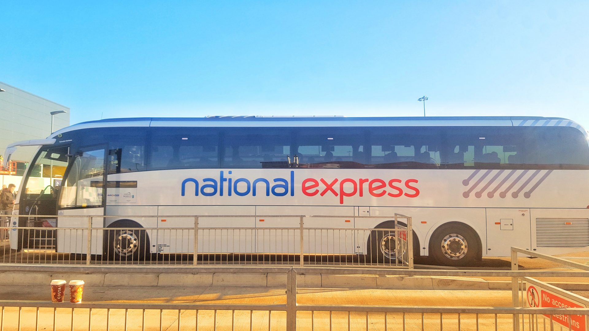 Cum ajungi ieftin de la aeroportul Luton în Londra – CristinaJoy.ro ...